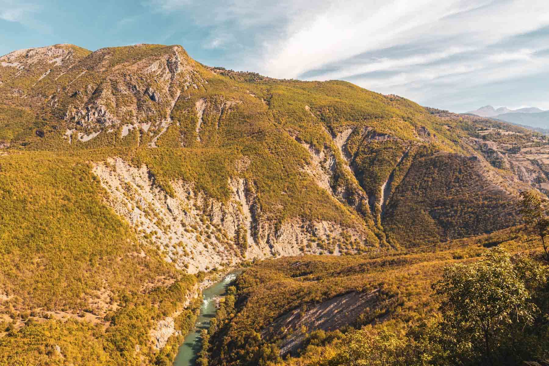 Offroad Piste am Schwarzen Drin in Albanien - Reiseroute & Tipps